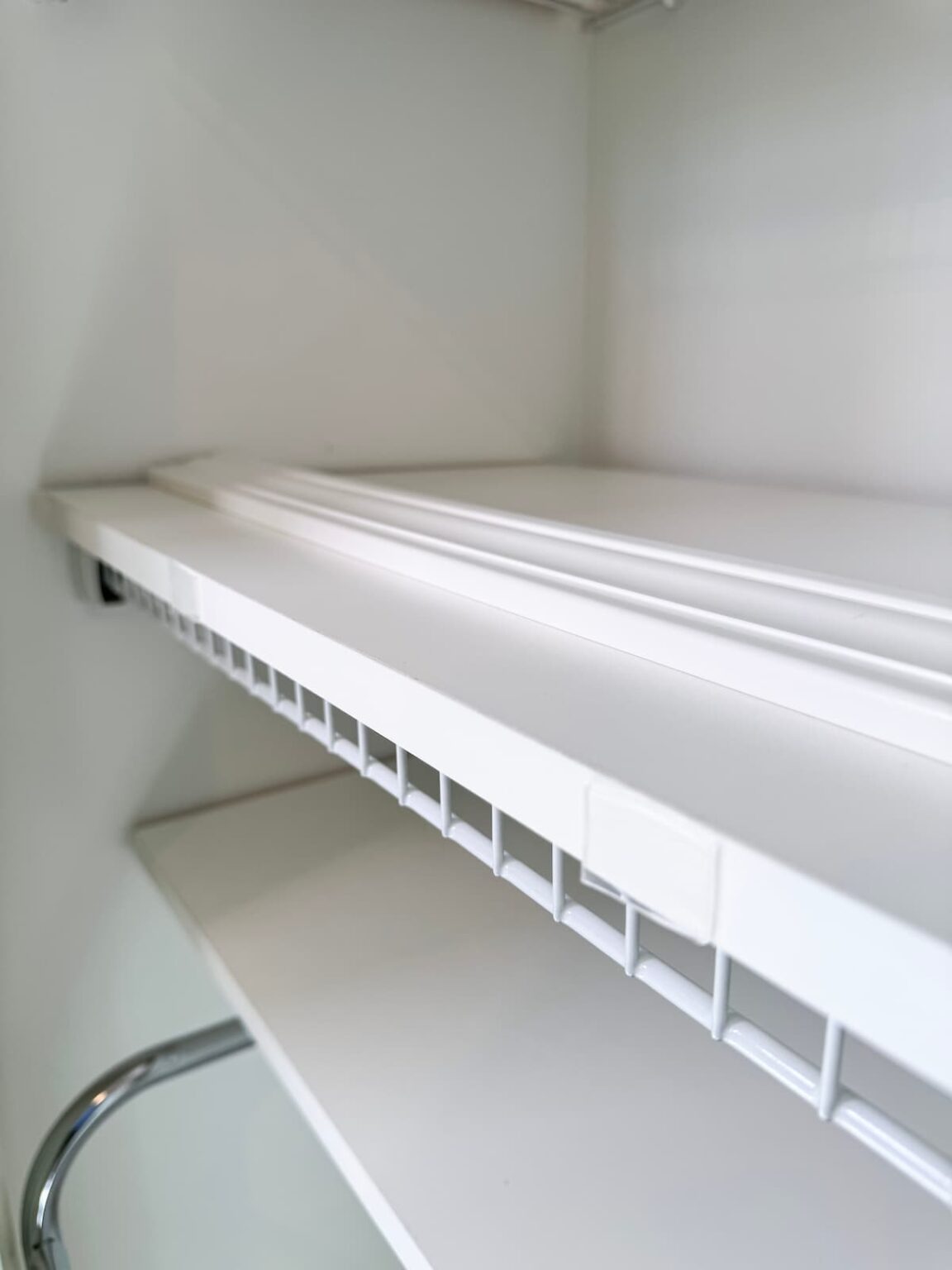 DIY White Wire Shelf Covers: No Cut, Nail, Paint! | Porch Daydreamer